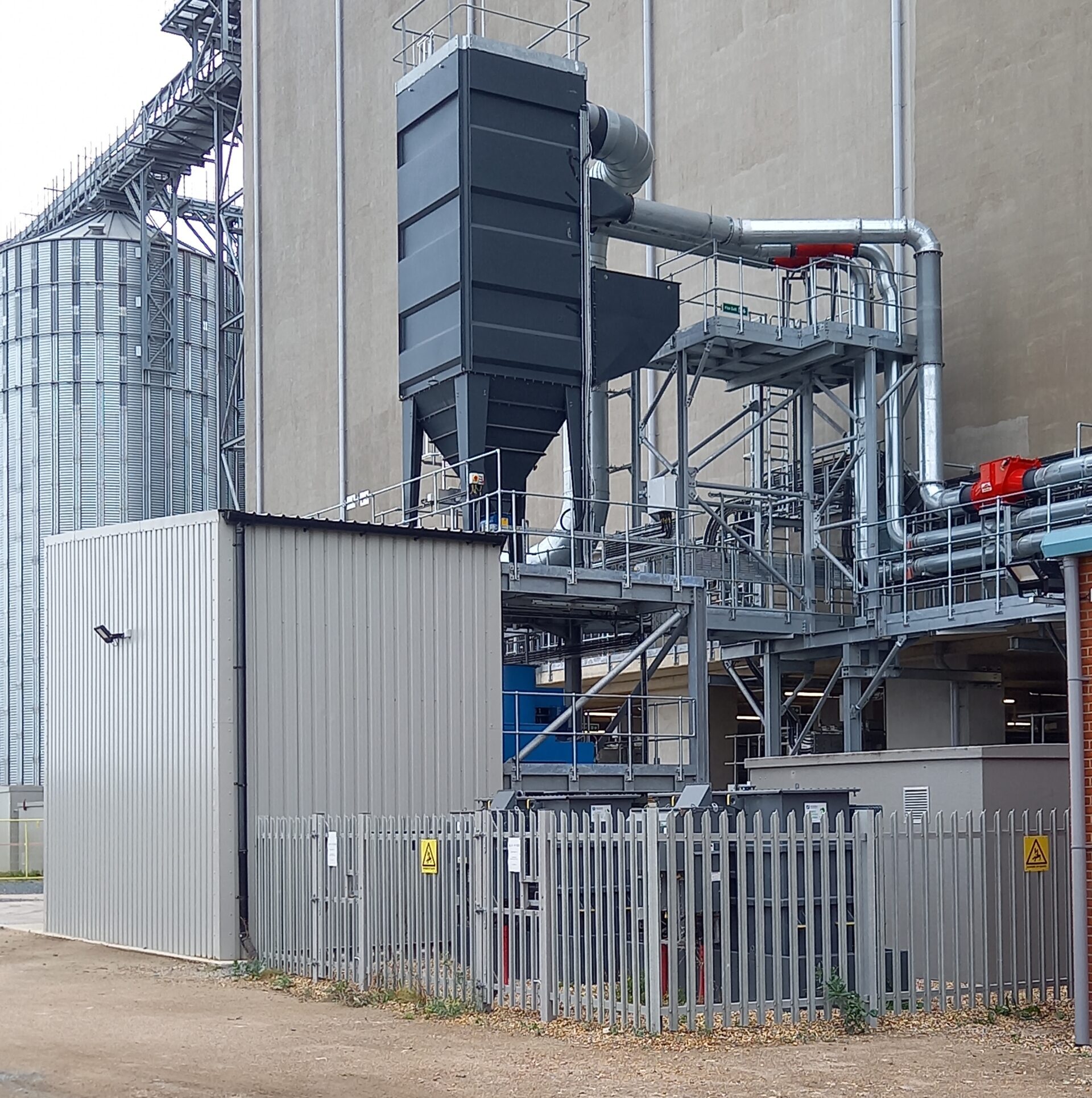 Construction Of The First Concrete Grain Silo Complex In The UK For ...